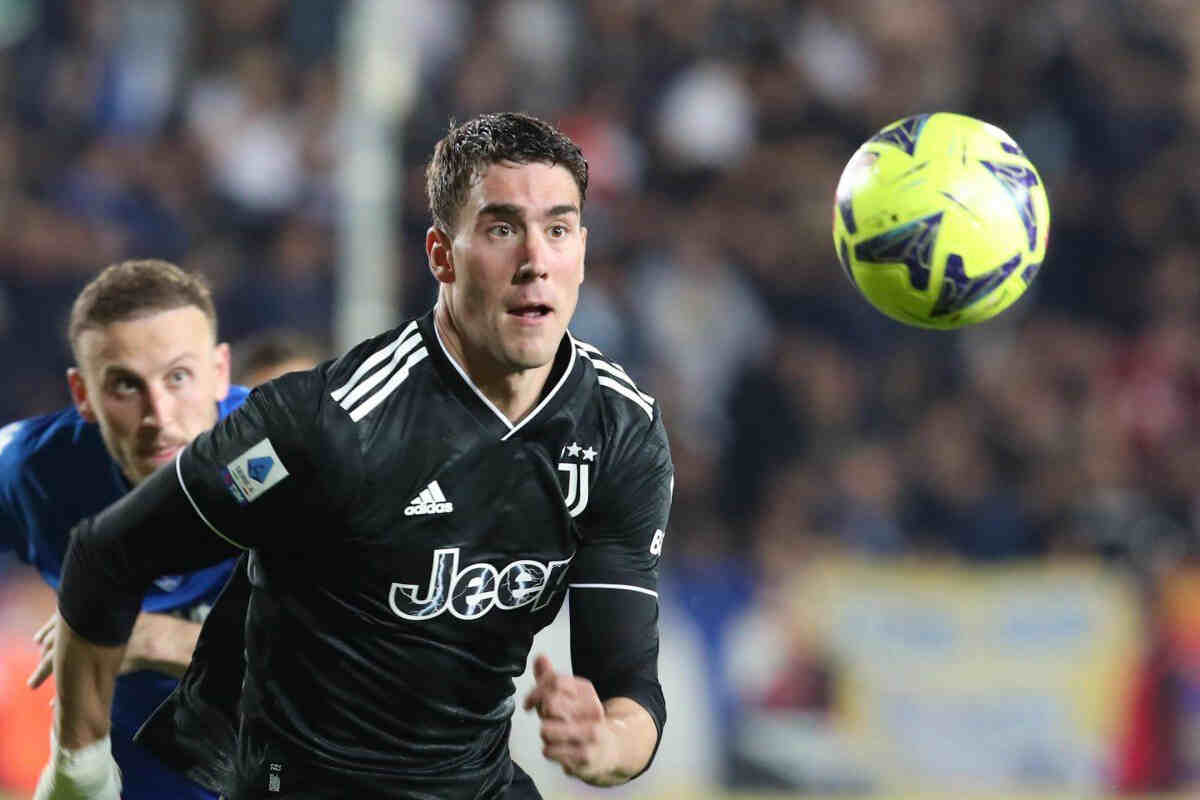 Vlahovic-Psg, gli ultras parigini dicono "no": ecco perché - 15giorni.it